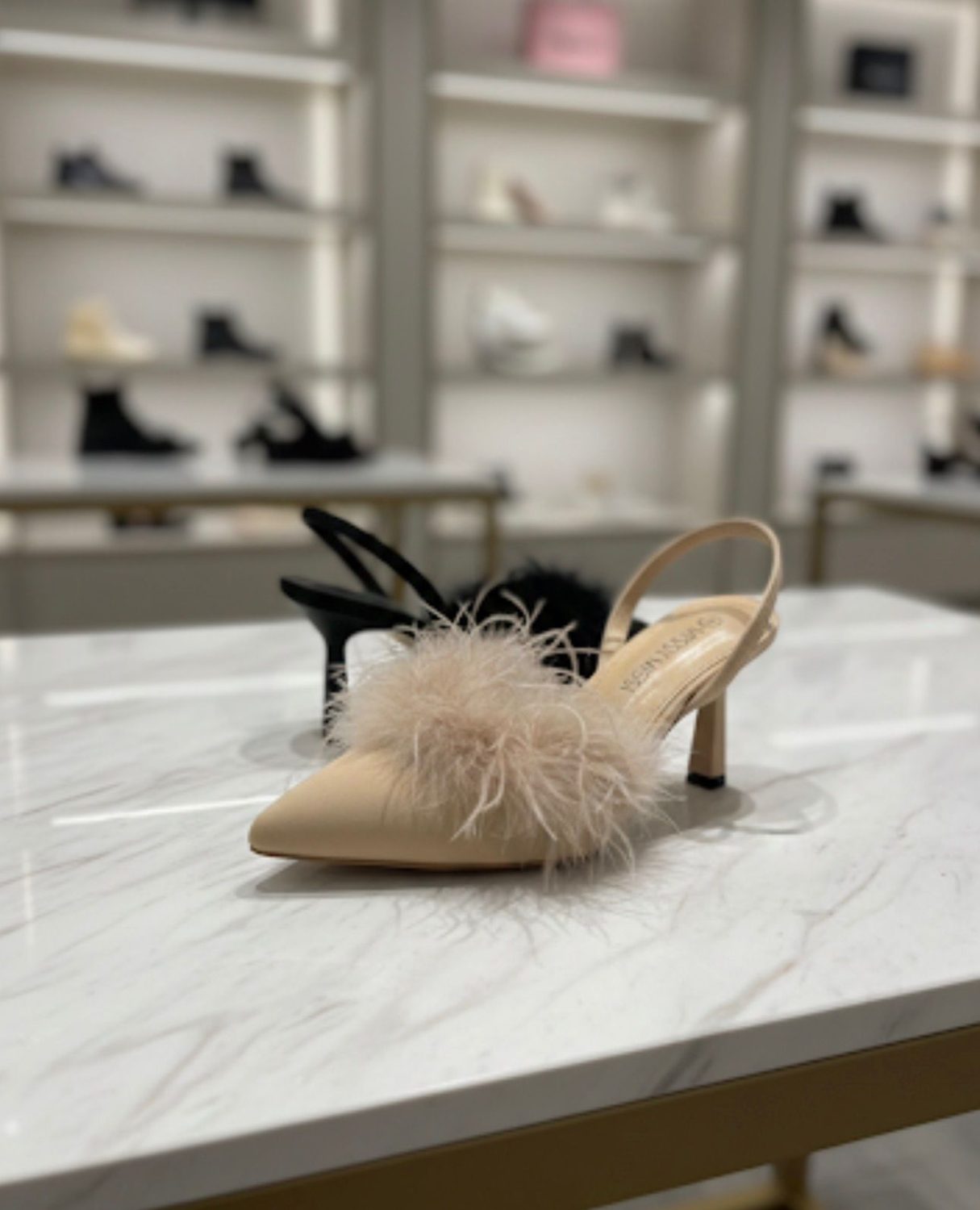 Fluffy feather Heel (328) – Zillion